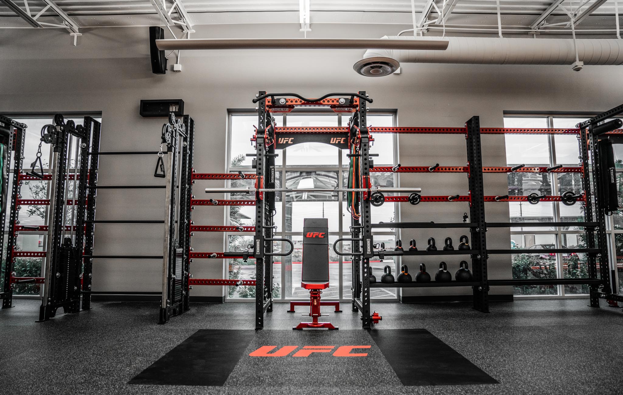 UFC 商用重訓 自由重量 半框 深蹲架 UFC-RKFL-7208-BK/RD | 廣朋健身科技有限公司｜一站式HomeGym規劃｜健身器材 ...