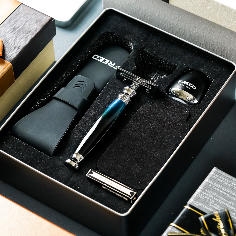 【FREED】尊爵四件組封閉式雙刃刮鬍刀禮盒 - 銀河藍 | FREED 男士刮鬍刀修容品牌