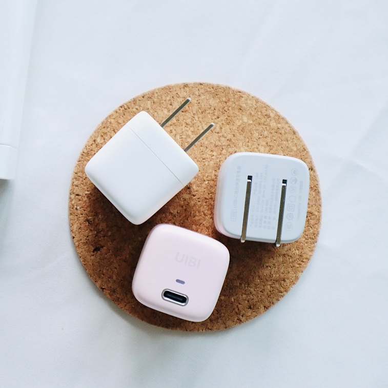 UIBI 柚比 迷你PD快速充電器 快充頭 20W迷你快充 USB-C 可折疊插頭 暖燈指示 TypeC 充電 - PChome 24h購物